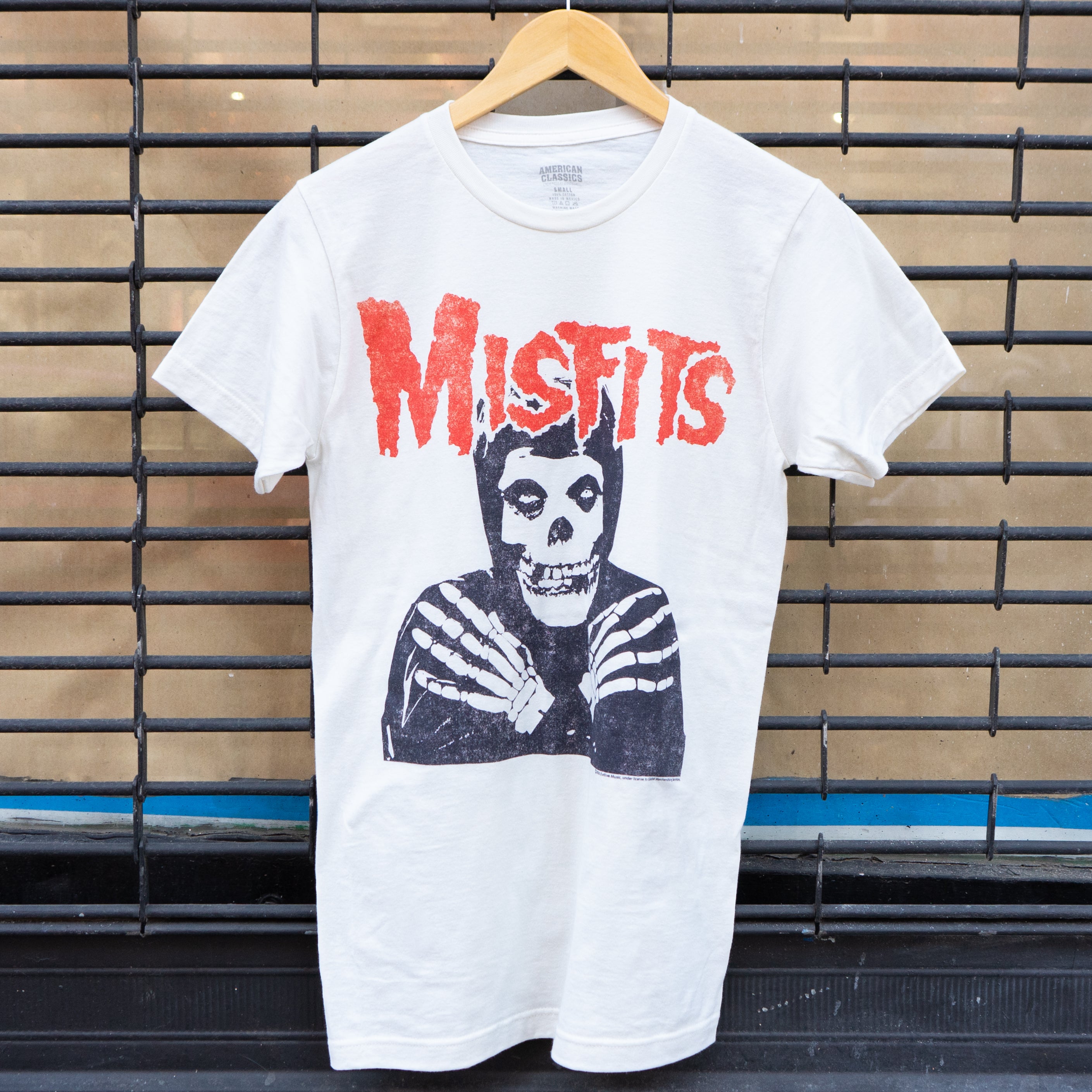 Misfits Crossed Arms – City Fun